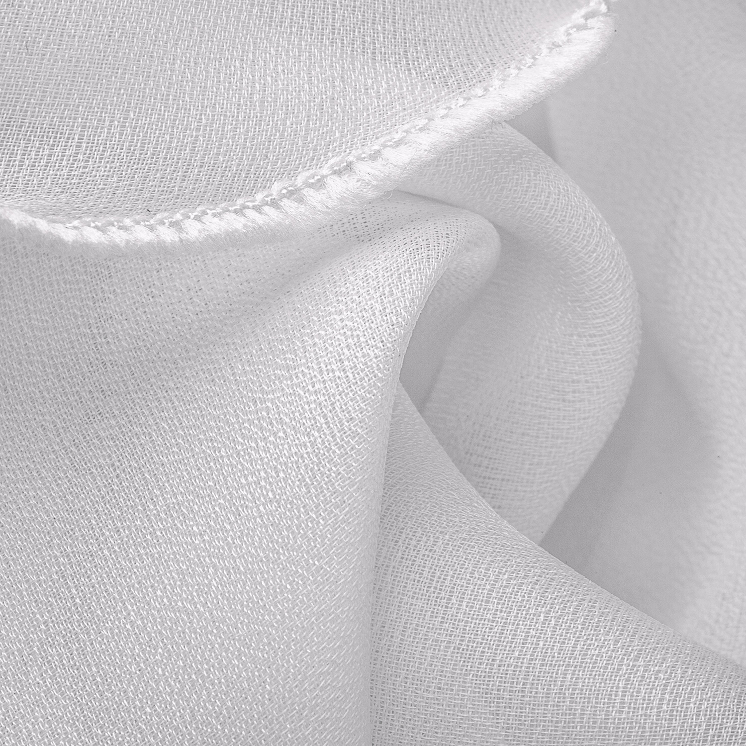 White silk thread buzzing - Cushion sewing